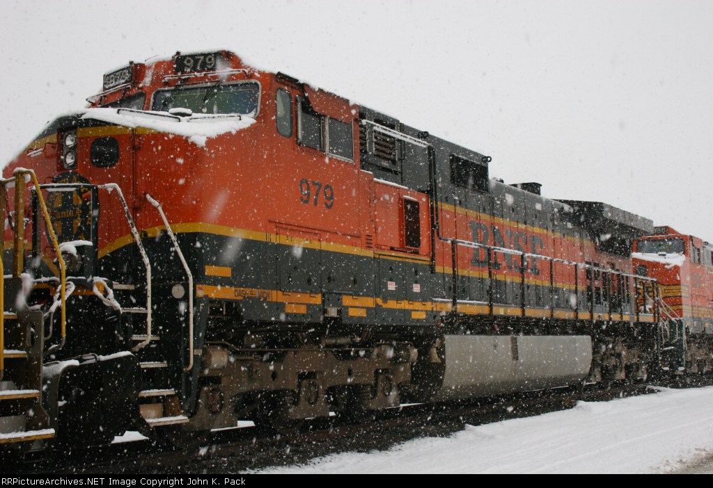 BNSF 979